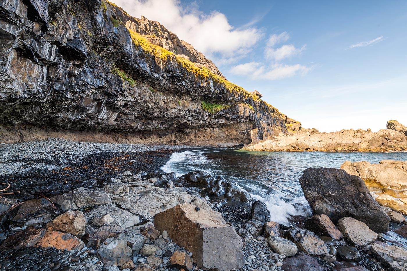 Páskahellir - Iceland The Beautiful